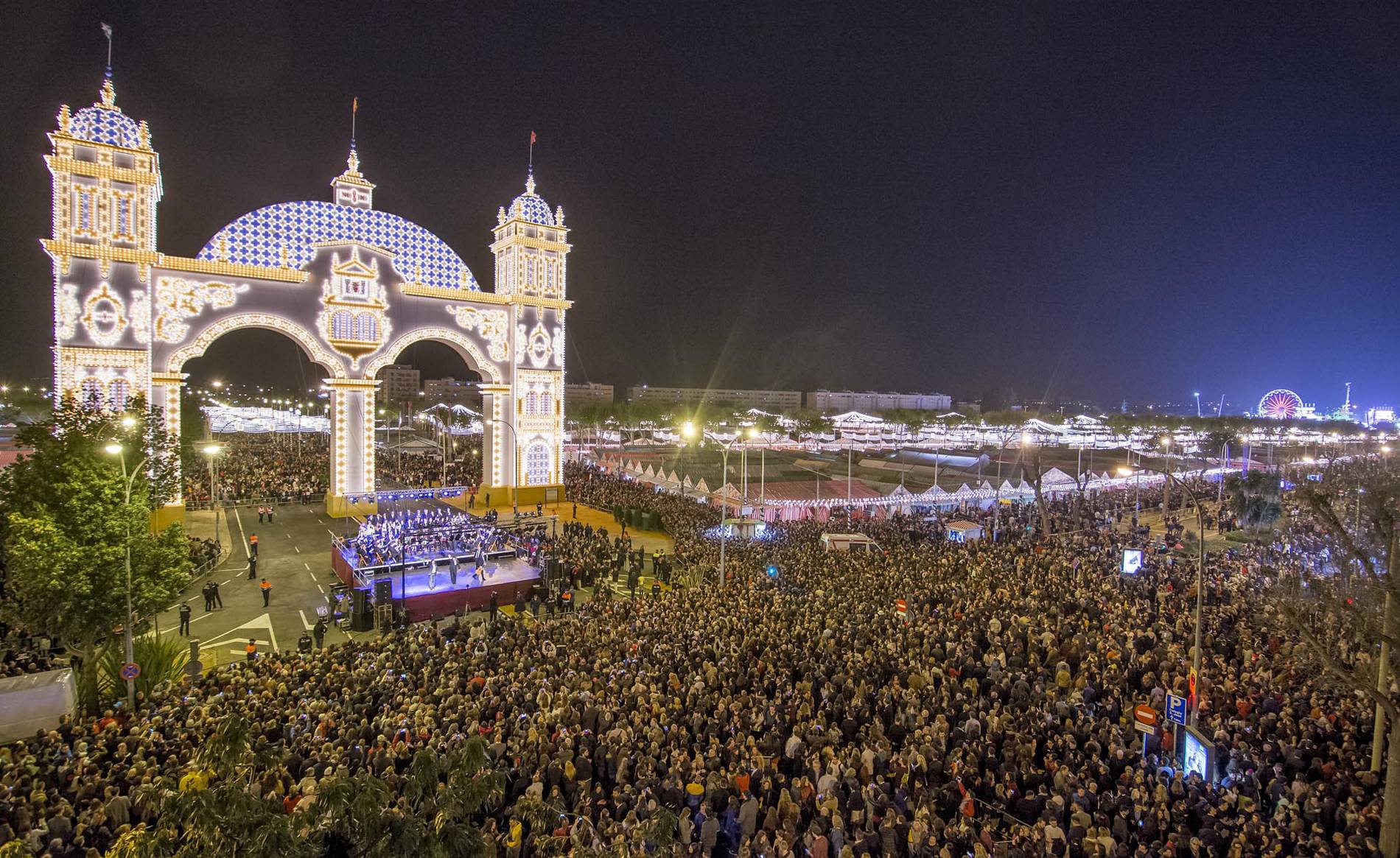 Alumbrado para dar inicio a la Feria de Sevilla | Diario de Navarra