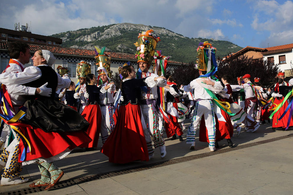 El "dantzari eguna" reúne a mil personas en Irurtzun | Noticias de Zona norte en Diario de Navarra