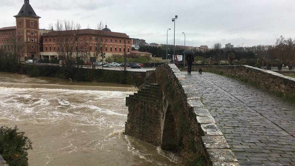 Crecida del río Arga a su paso por Pamplona | Diario de Navarra