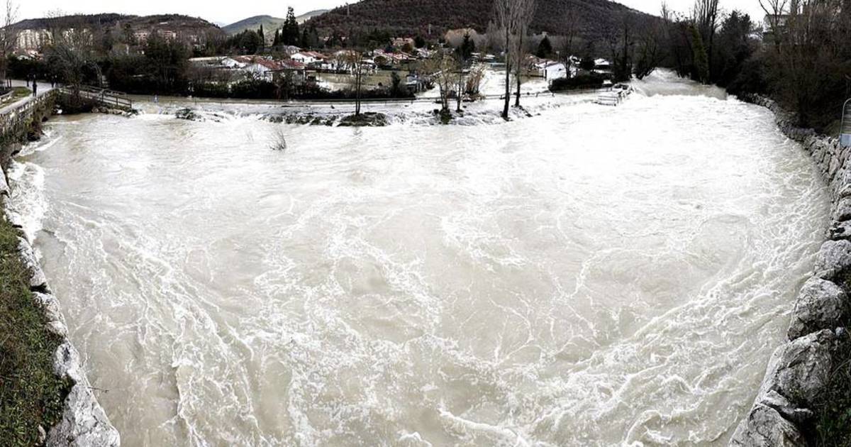 Los ríos navarros comienzan a desbordarse | Diario de Navarra